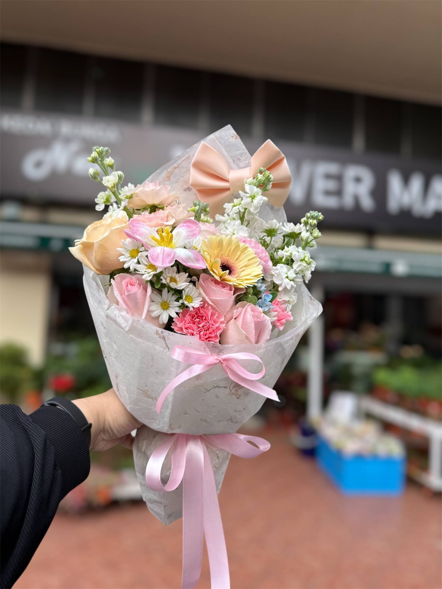 Buttercream Bliss Flower Bouquet - New Flower Market